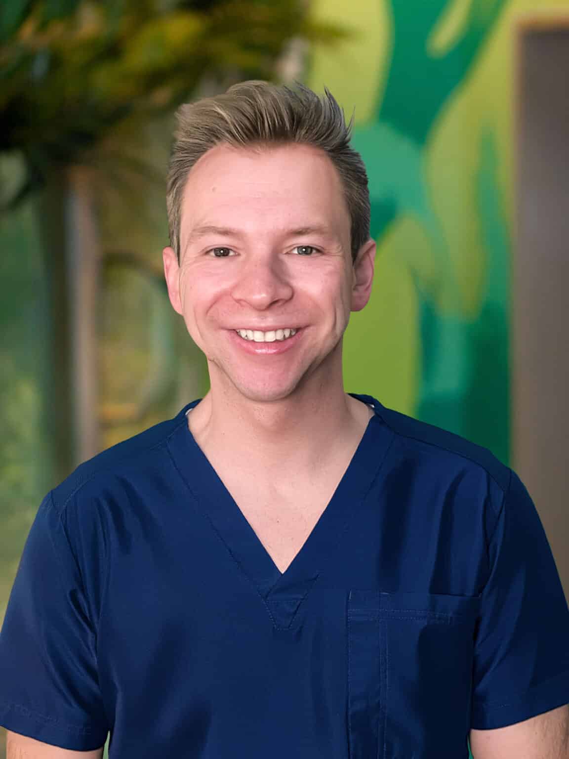 Dr. Alec Weiss